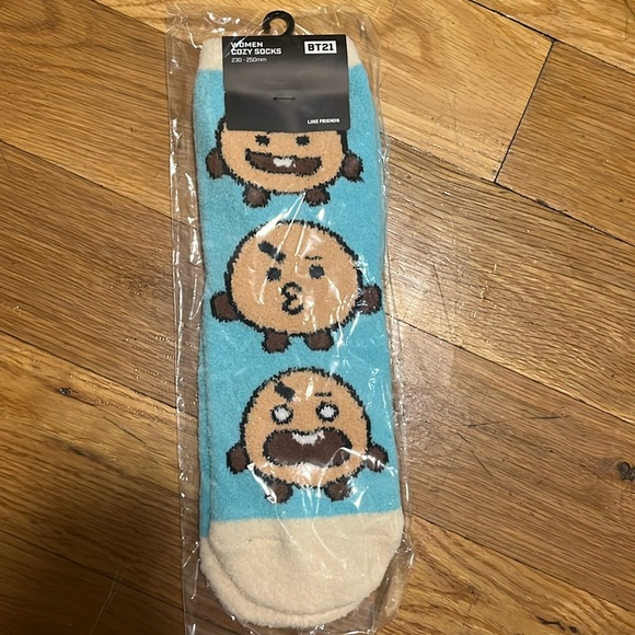 bt21 | Other | Nwt Bt2 Official Merchandise By Line Friends Shooky ...
